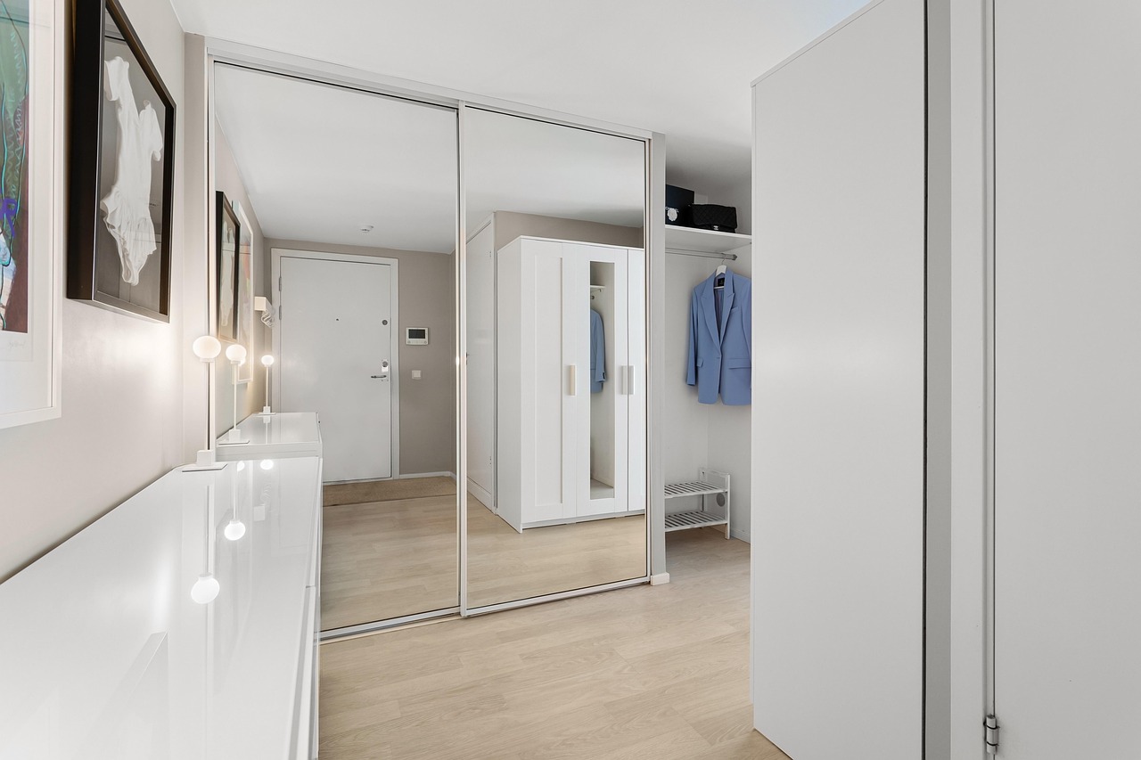 Walk-In Closets That Simplify Winter Mornings | Superior Closets